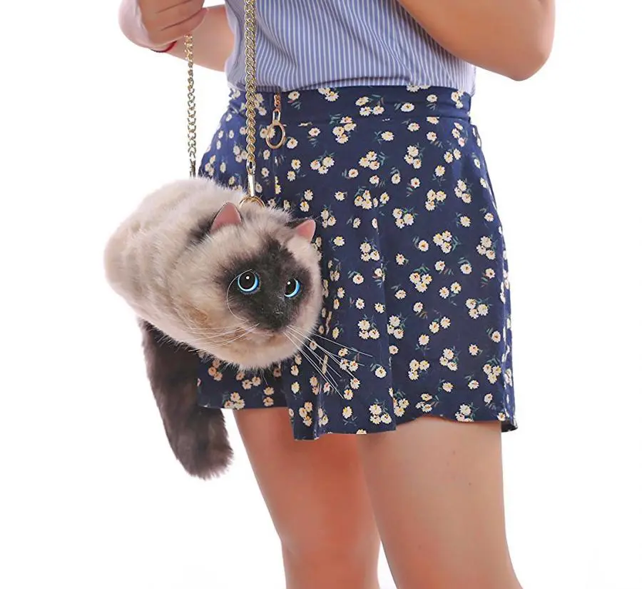 How Realistic Cat Body Shoulder Bag is Bringing Attractive Back ...