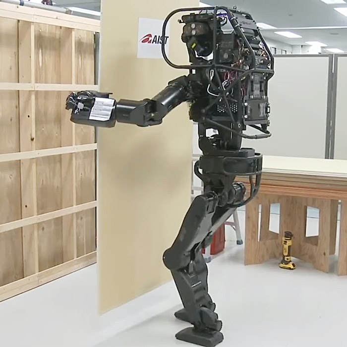 This Humanoid Robot Builder Installs Drywall | TheSuperBOO!