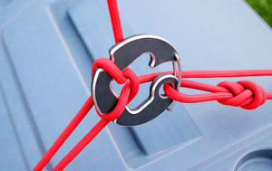 Blackwall Carabiners: Quick-release harness clip for climbing with ...