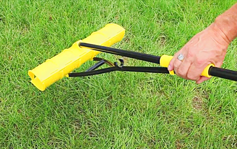 The Amazing Rake is the easiest tool to pick up garden leaves