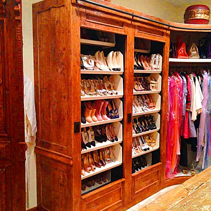 This Auto Rotating Shoe Rack Maximize Your Closet Space | TheSuperBOO!