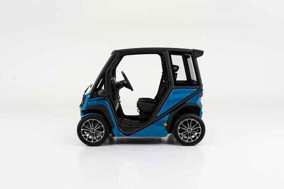 Squad Microcar: A compact city car that runs on solar energy