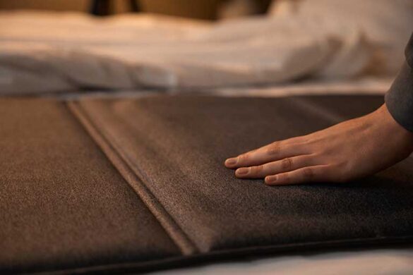 The MindLax sleeping mat vibrates relaxing sounds for falling asleep in ...