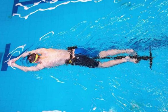 Wearable water pedal bike device that assists you to swim fast