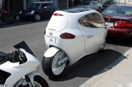 The self-balancing motorcycle Lit Motors is fully enclosed