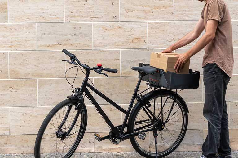 The origami bike carrier Allpacka turns into a 35-liter basket