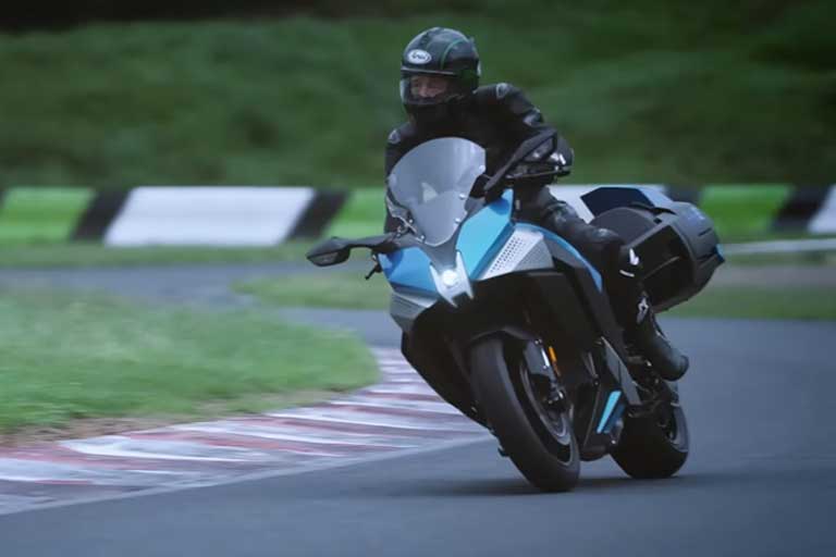 Kawasaki's hydrogen-engine motorcycle for a traditional performance ...