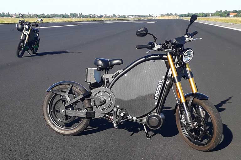 The pedal-controlled electric motorcycle eROCKIT One is fast and street ...