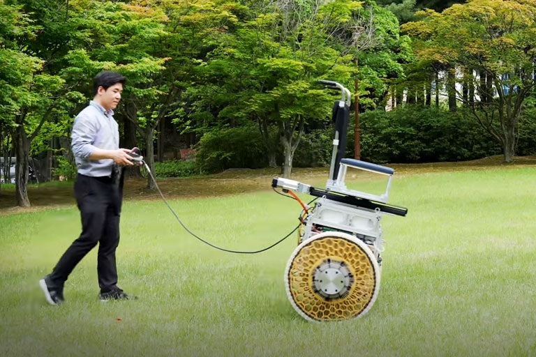 These shape-shifting wheels adjust to obstacles on the fly - TheSuperBOO!